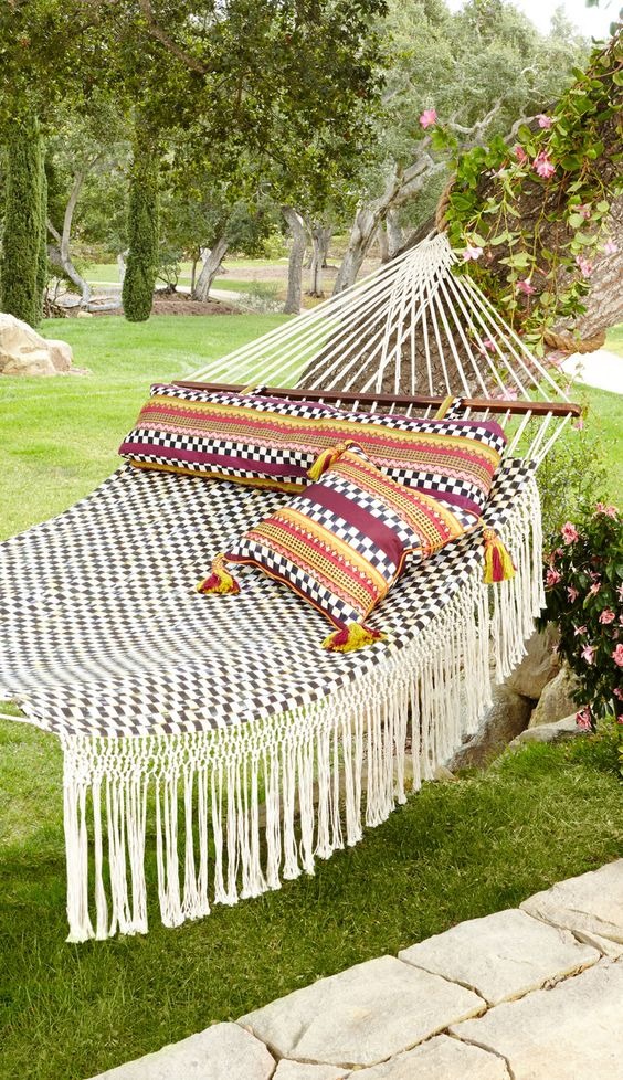 35 Whimsical Ideas That Will Elevate Your Garden To New Heights ...