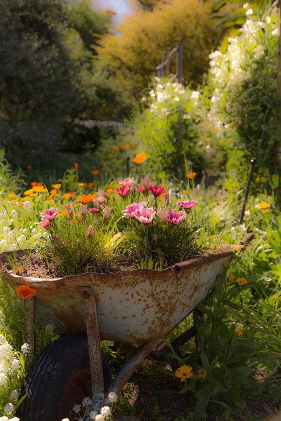 27 DIY Rusty Metal Garden Ideas - ZuneTalk Green