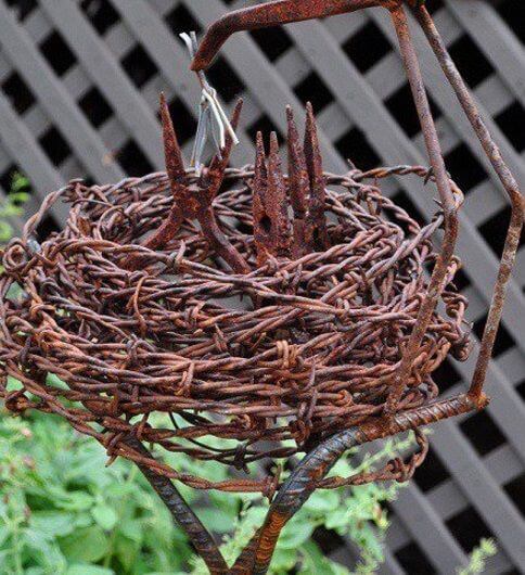 27 DIY Rusty Metal Garden Ideas - ZuneTalk Green