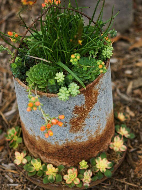 27 DIY Rusty Metal Garden Ideas - ZuneTalk Green