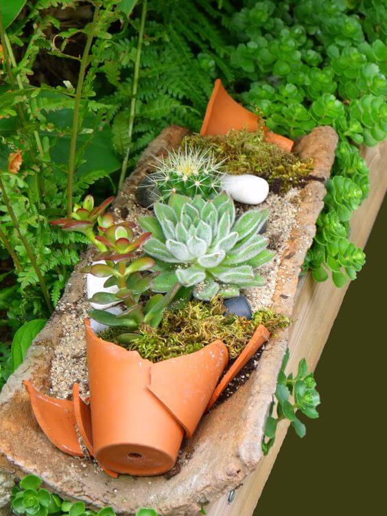 26 DIY Terra Cotta Pot Planter Ideas - ZuneTalk Green