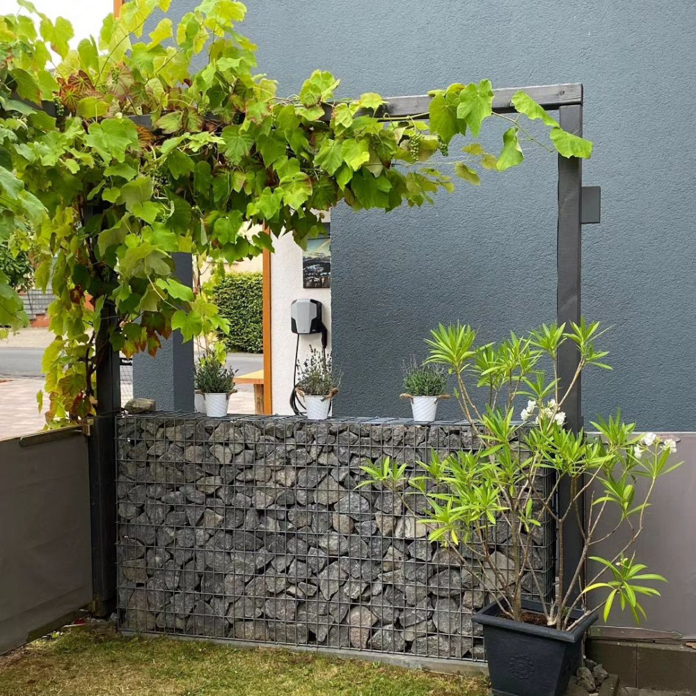 Enhance Your Landscape With These 20 Beautiful Gabion Garden Projects ...